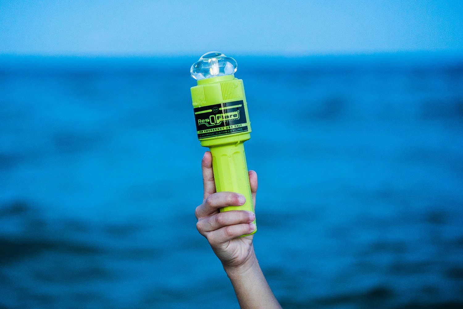 ACR® 3966 - ResQFlare™ Distress Boat Flare Kit - BOATiD.com