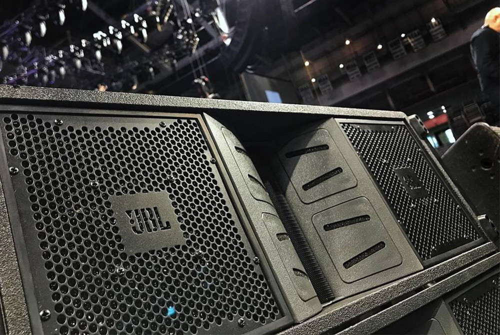 JBL™ - Marine Speakers, Subwoofers, Amplifiers, Audio Receivers | BOATiD